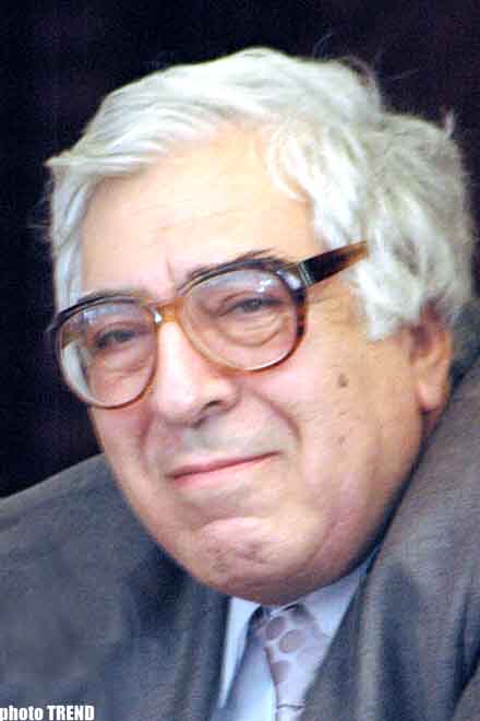 К 70-летию народного писателя Азербайджана Анара вышла книга "Анар ...