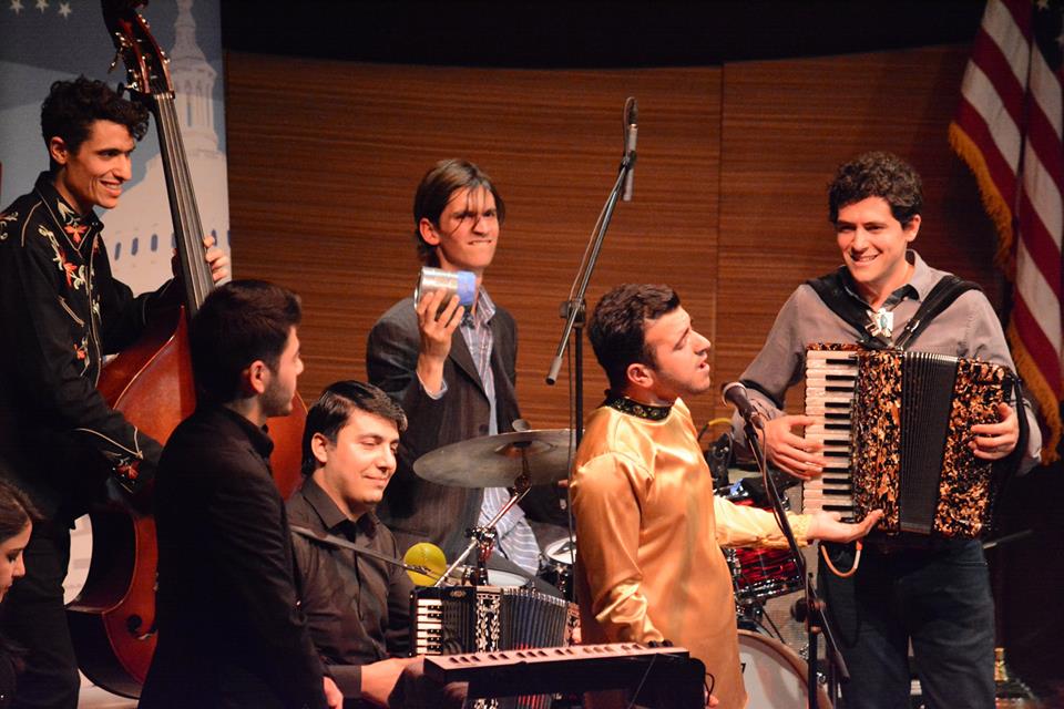 Зажигательный концерт американской группы Silver City Bound в Баку (ФОТО) - Trend.Az